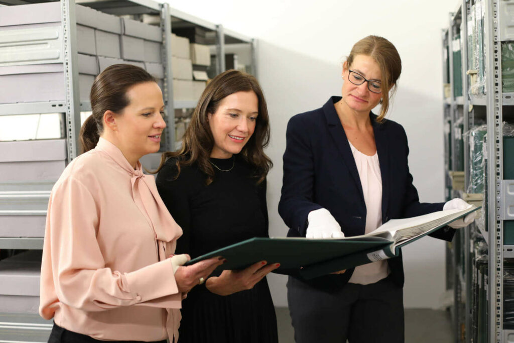 A New Name for the World’s Largest Paper Money Collection - CoinsWeekly